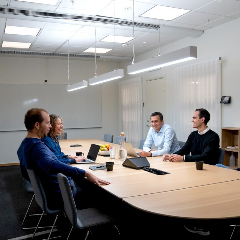 Loke table set • BrainLit
